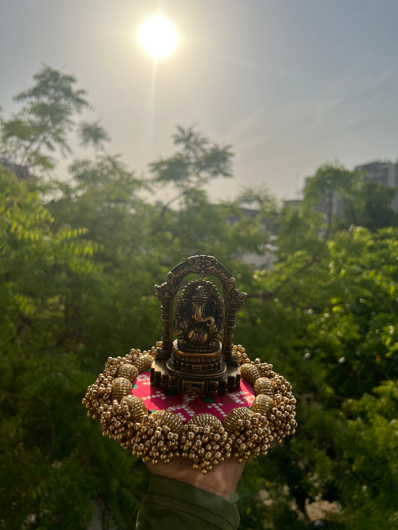 Diva Diya Pallet : Pink Navratna Patola + Vermillion Congruous Divine ...